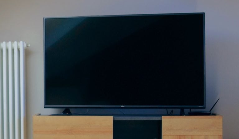 Top 10 Solutions To Fix LG TV Black Screen | AirBeamTV